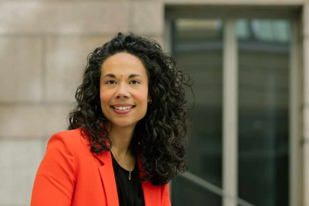 Shadia Rask är Årets Alumn 2026 - Helsingin yliopiston alumniyhdistys